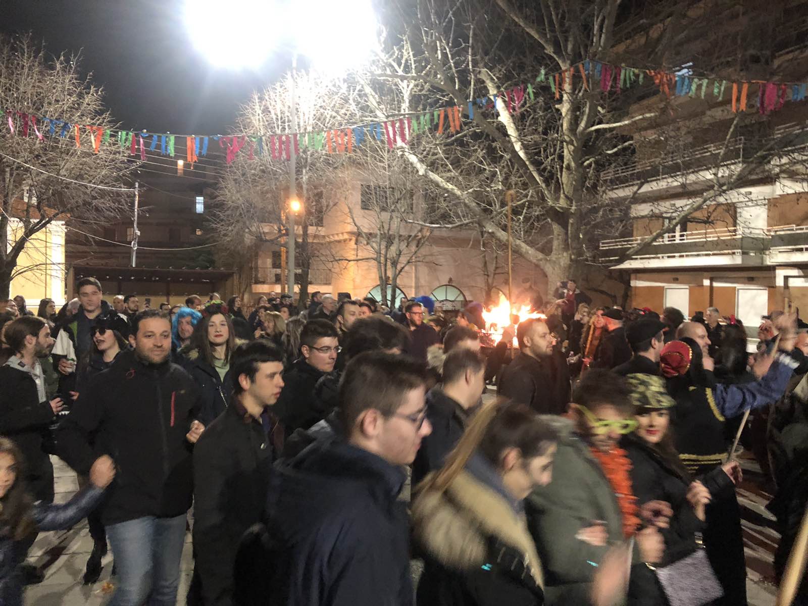 » Kozan.gr 21:50: Άναψε ο Φανός Αλώνια (Βίντεο)