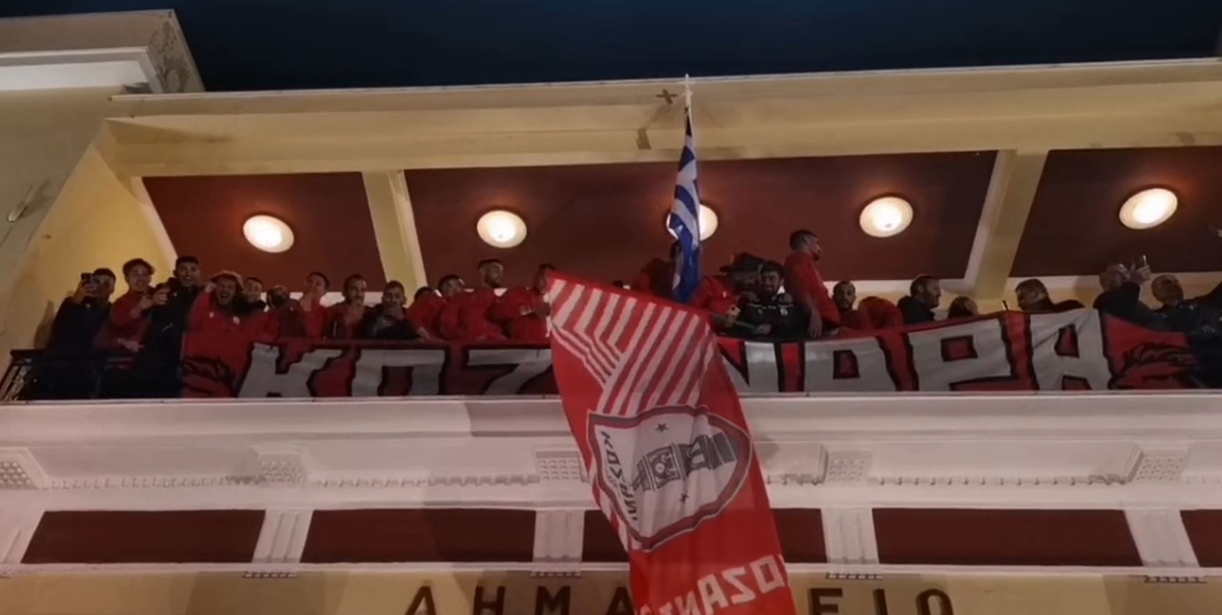 » kozan.gr: Ανέβηκαν στο Δημαρχείο Κοζάνης οι Πρωταθλητές κι ...