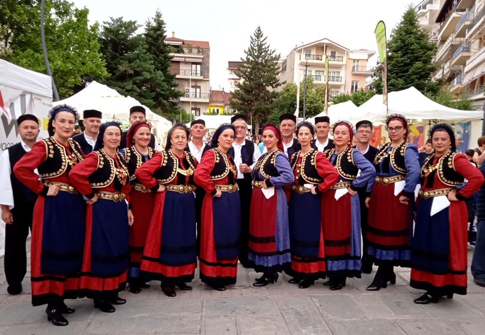 » Δήμος Γρεβενών: Κέρδισε τις εντυπώσεις το Τμήμα Παραδοσιακών Χορών ...