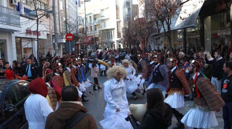 » Τα δικά μας έθιμα των Χριστουγέννων! (Γράφει η Φανή Φτάκα)