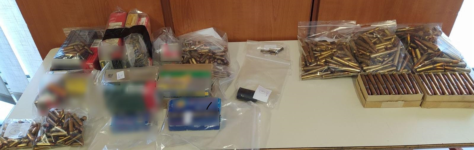 Φλώρινα: Πολεμικό οπλοστάσιο με υποπολυβόλα, χειροβομβίδες, βλήματα, πυρίτιδα κ.α. – 14 ...