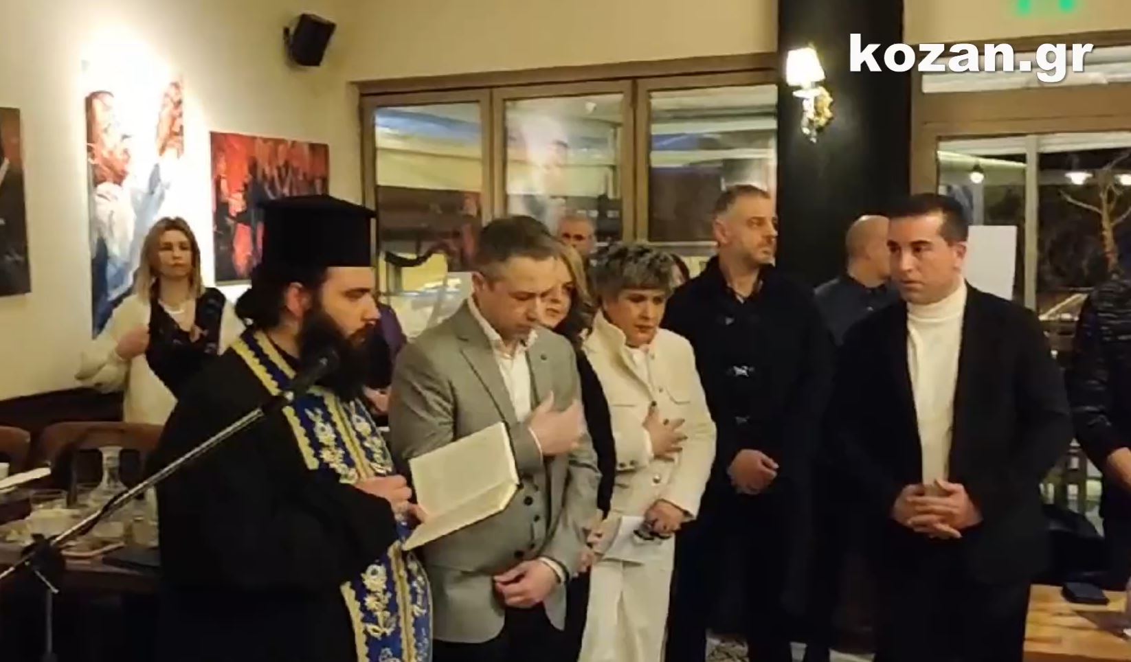 » kozan.gr: Aρκετός κόσμος στην εκδήλωση κοπής της πίτας του Εμπορικού ...