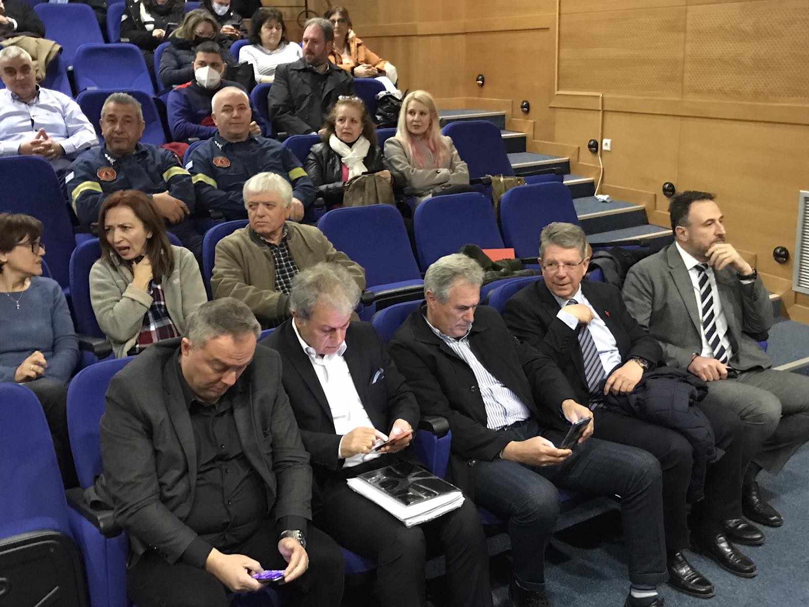 » kozan.gr: Κοζάνη: Διανεμήθηκαν, σήμερα Τετάρτη 29/3, από την Περιφέρεια Δ. Μακεδονίας, σε ...