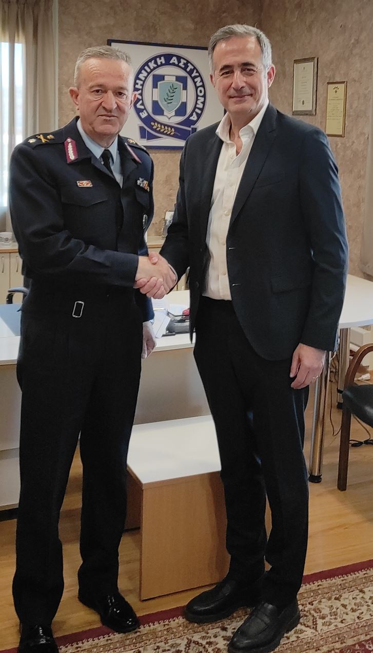 » Επίσκεψη του Στάθη Κωνσταντινίδη στον Γενικό Περιφερειακό Αστυνομικό ...