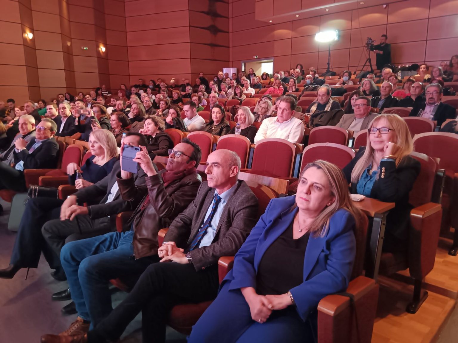 » kozan.gr: Κοζάνη: Η κεντρική βραδινή ομιλία του προέδρου του ΣΥΡΙΖΑ ...