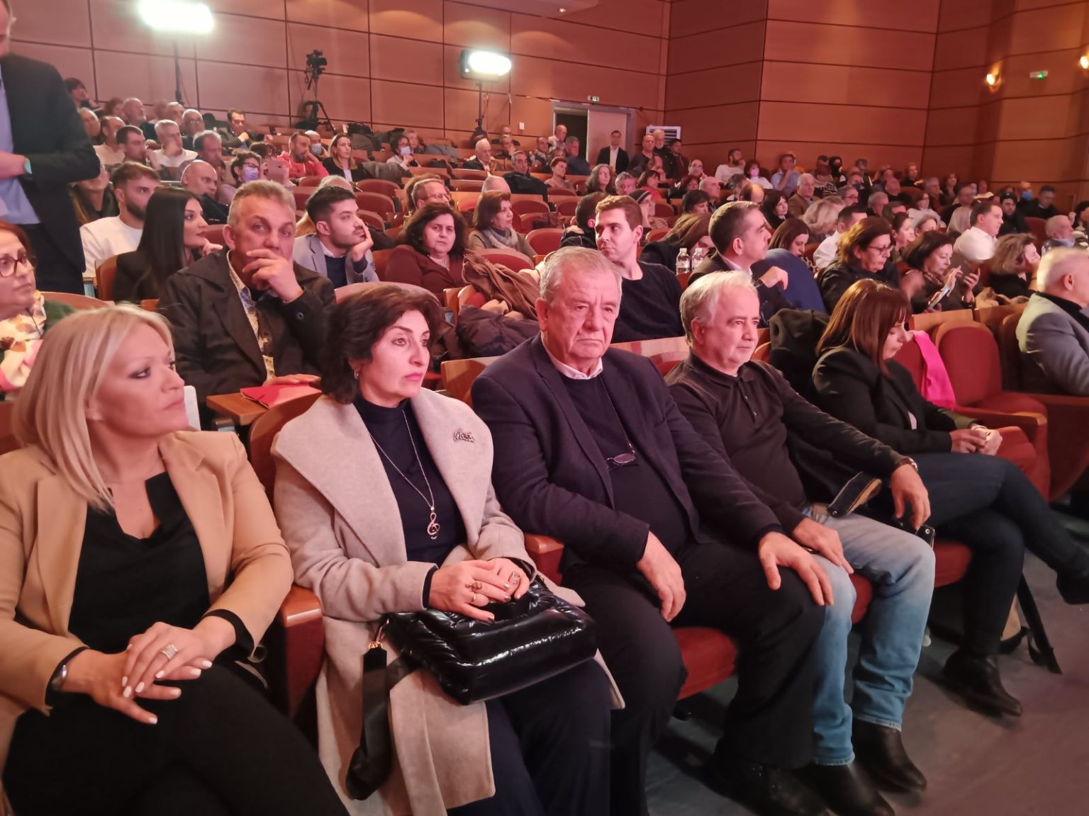 » kozan.gr: Κοζάνη: Η κεντρική βραδινή ομιλία του προέδρου του ΣΥΡΙΖΑ ...