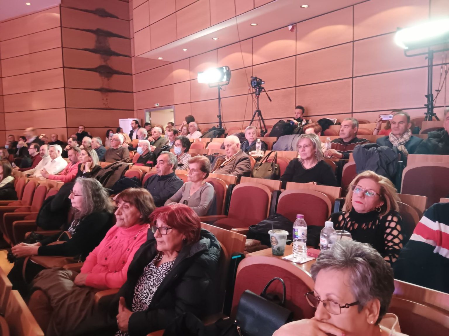 » kozan.gr: Κοζάνη: Η κεντρική βραδινή ομιλία του προέδρου του ΣΥΡΙΖΑ ...