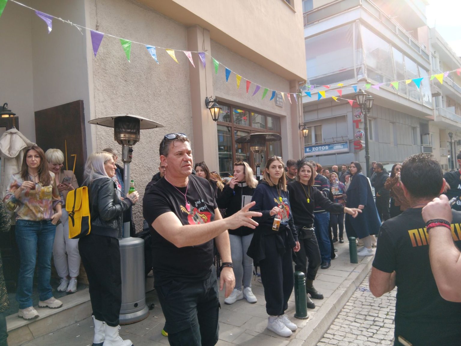 » Kozan.gr: Πρώτες 90 φωτογραφίες & βίντεο 18 λεπτών από γλέντι με ...