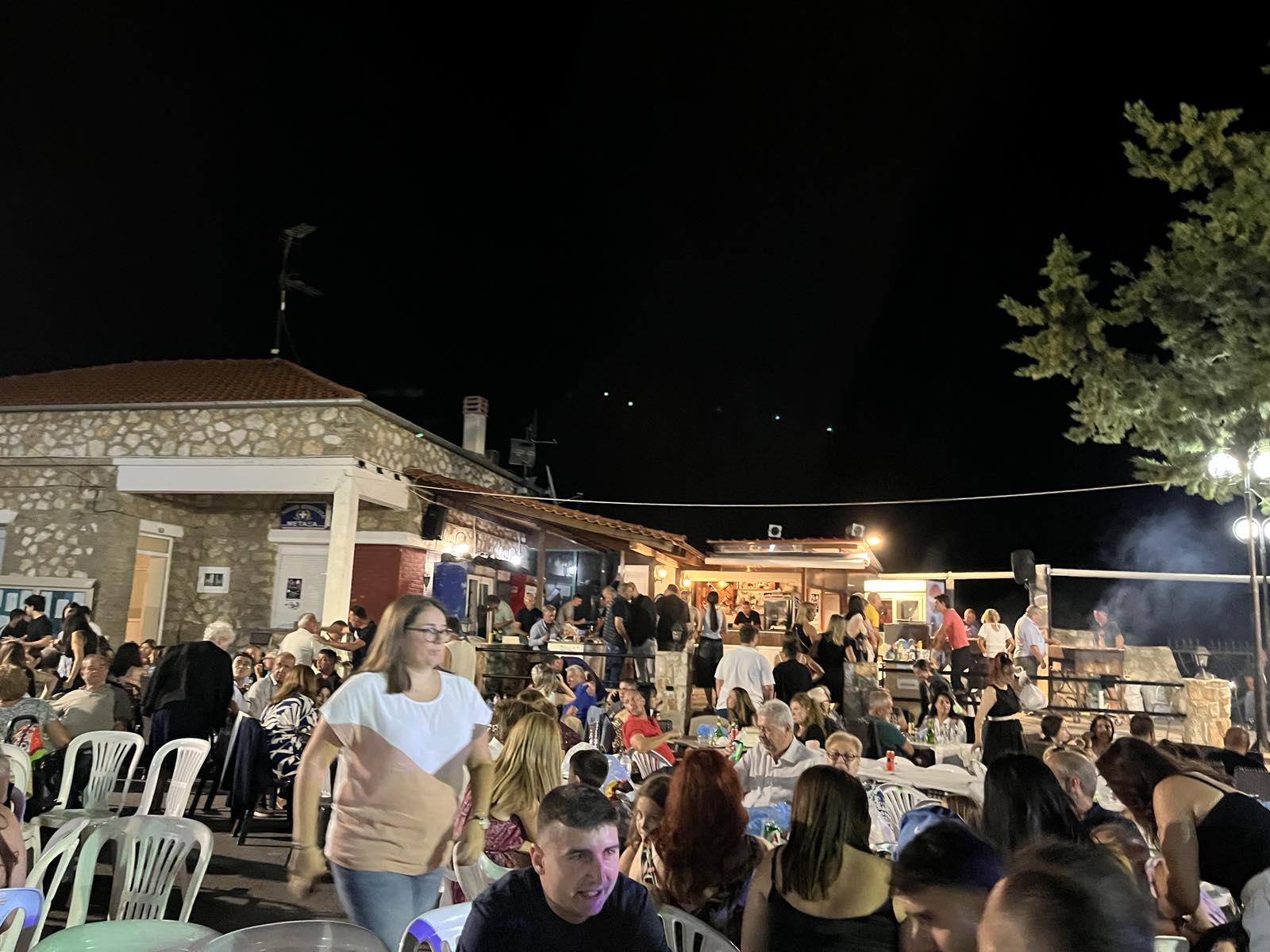 » kozan.gr: Aρκετός κόσμος στο καθιερωμένο Μεταξιώτικο Αντάμωμα 2025, που διοργανώθηκε με ...