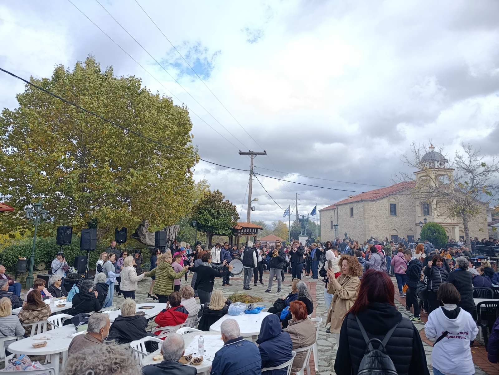 » kozan.gr: Με μεγάλη επιτυχία πραγματοποιήθηκε το μεσημέρι της Κυριακής 26 Οκτωβρίου η φετινή ...