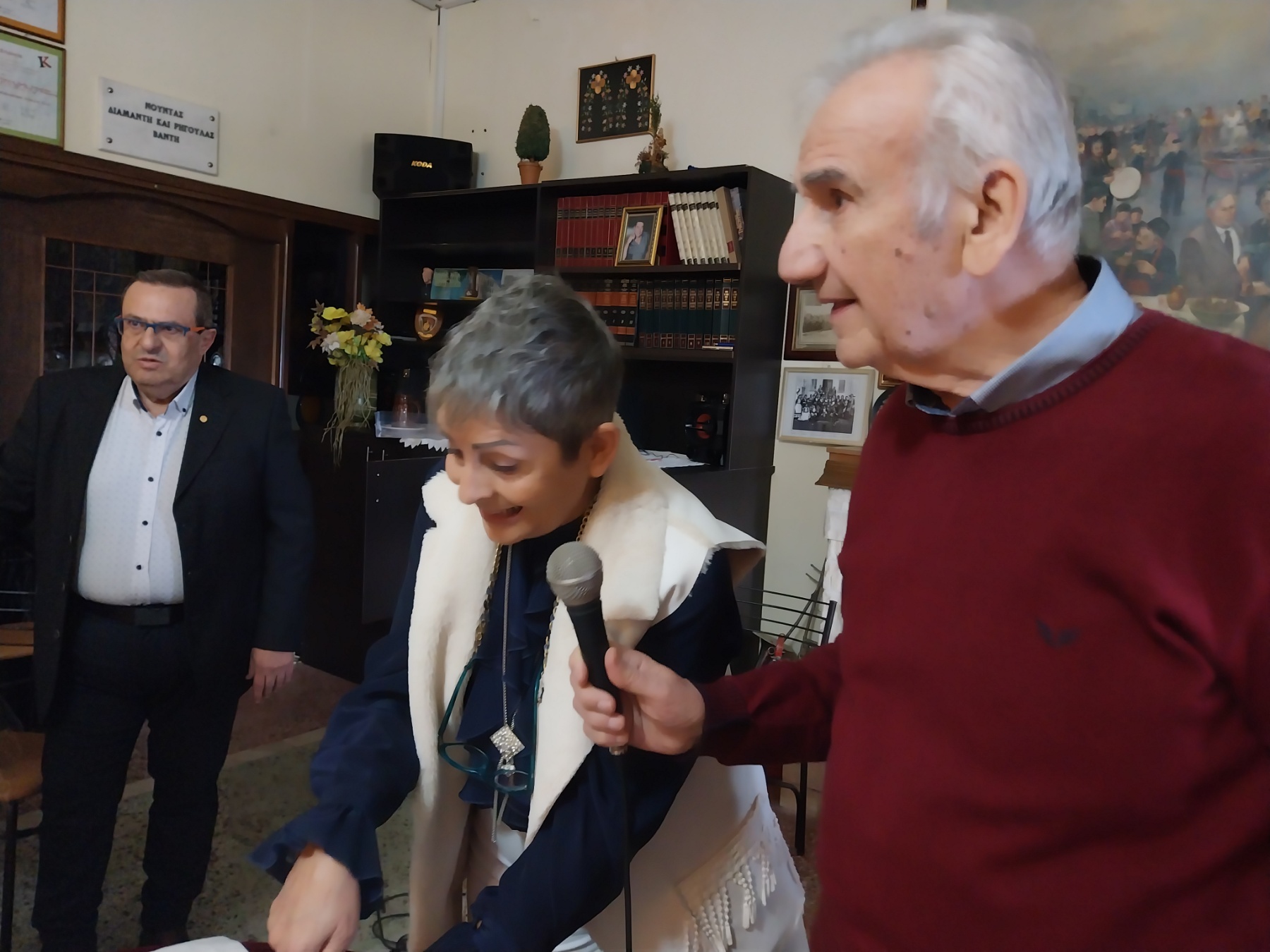 » kozan.gr: Koζάνη: Oι “Κασμιρτζήδις» έκοψαν πίτα την Κυριακή 11 Ιανουαρίου (Βίντεο & Φωτογραφίες)