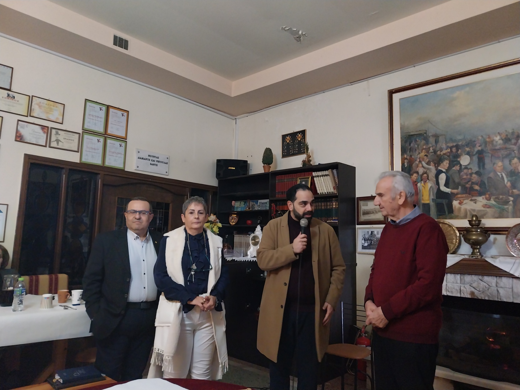 » kozan.gr: Koζάνη: Oι “Κασμιρτζήδις» έκοψαν πίτα την Κυριακή 11 Ιανουαρίου (Βίντεο & Φωτογραφίες)