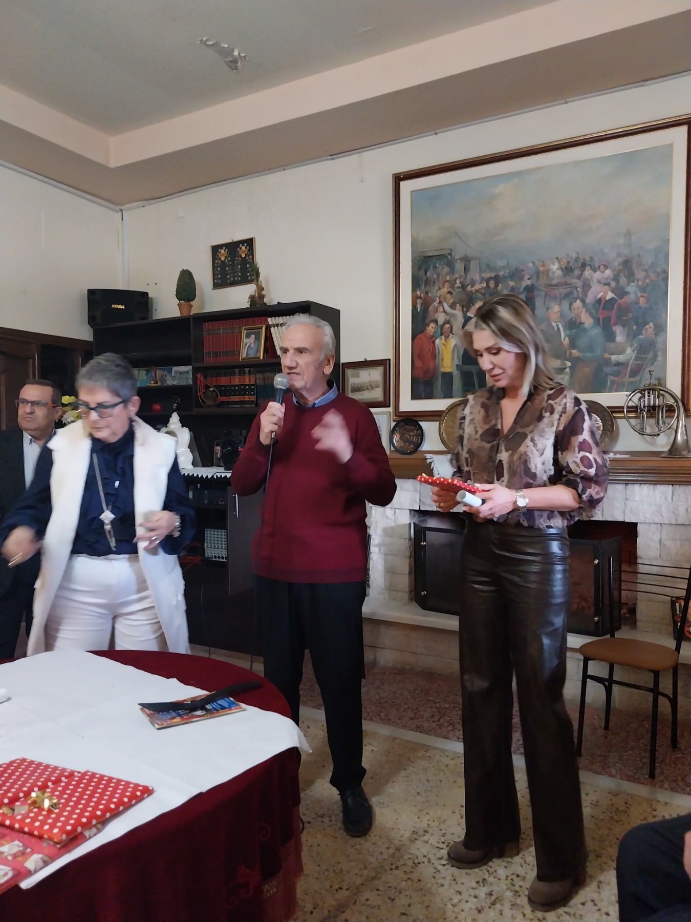 » kozan.gr: Koζάνη: Oι “Κασμιρτζήδις» έκοψαν πίτα την Κυριακή 11 Ιανουαρίου (Βίντεο & Φωτογραφίες)